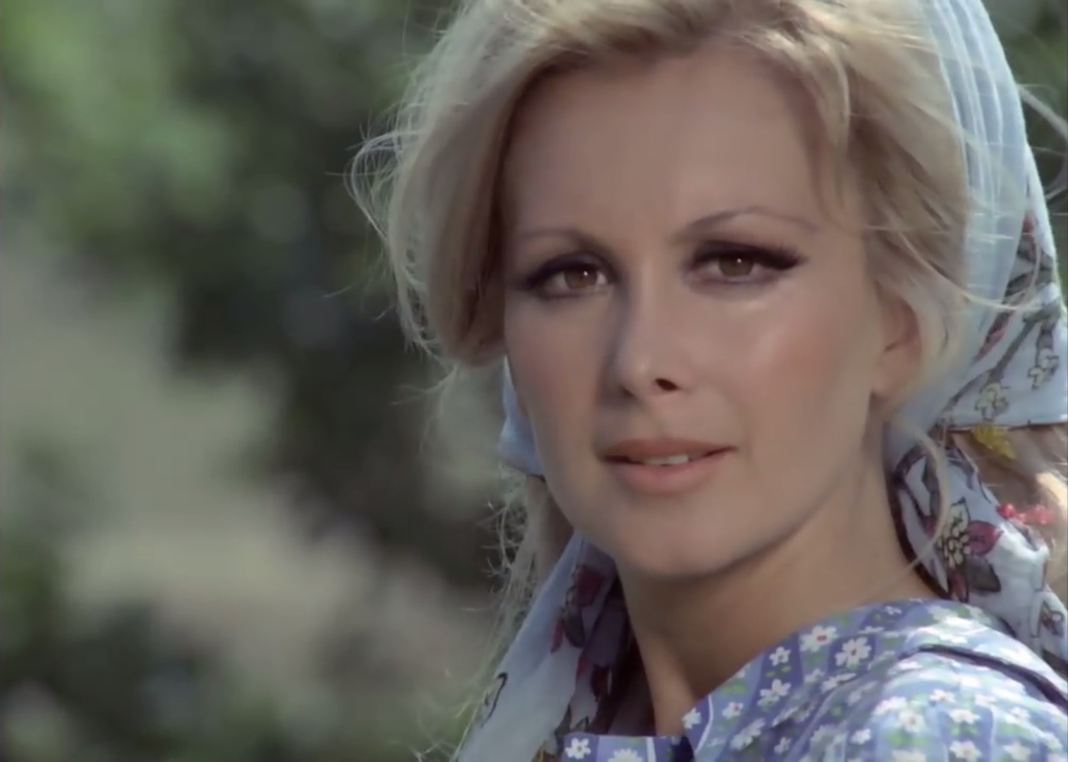 En İyi 8 Filiz Akın Filmi! Beyazperdeye Damga Vurmuş Filiz Akın ...